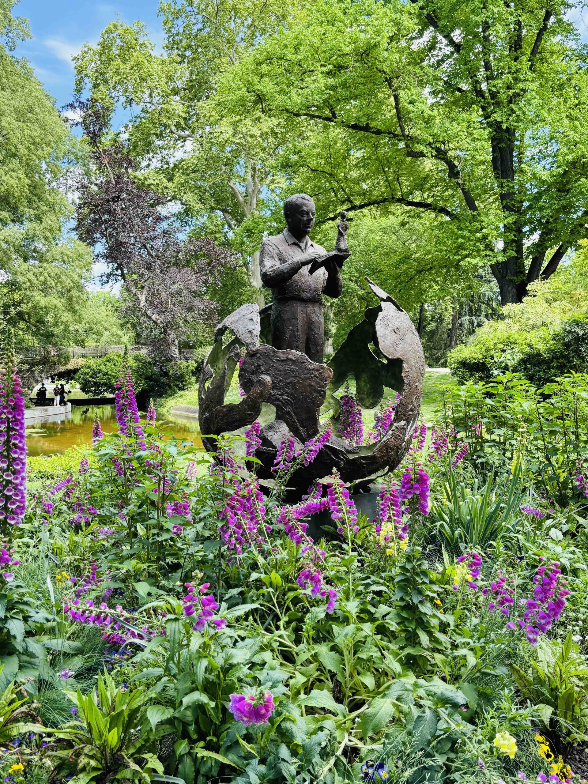 Le Jardin Royal de Toulouse et la statue de Saint-Exupéry : entre ...